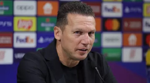 Barak Bakhar, técnico de Maccabi Haifa, dijo que “están vivos” tras la ...