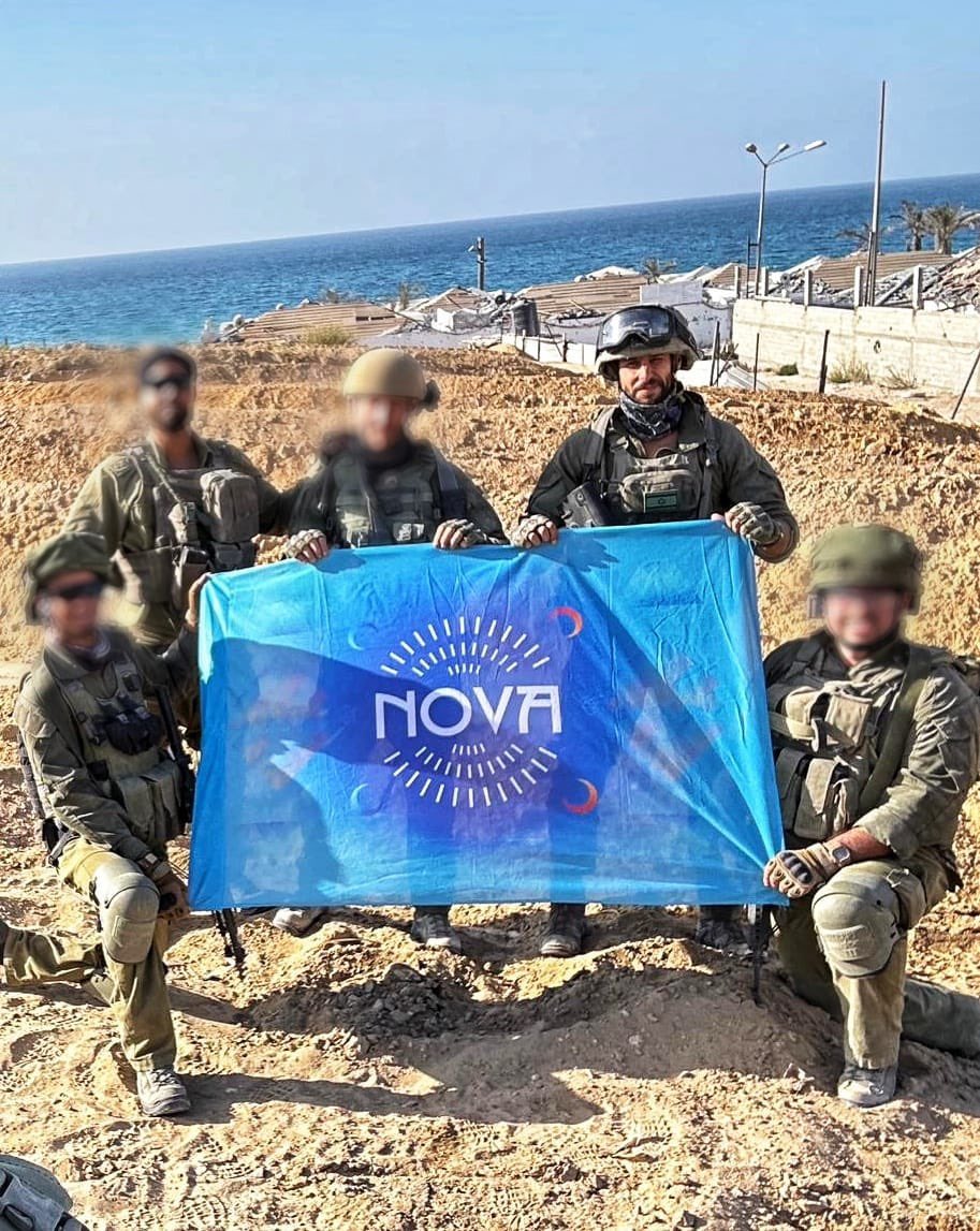 Idan Amedi, actor de Fauda, izó la bandera del Festival Nova en Gaza ...
